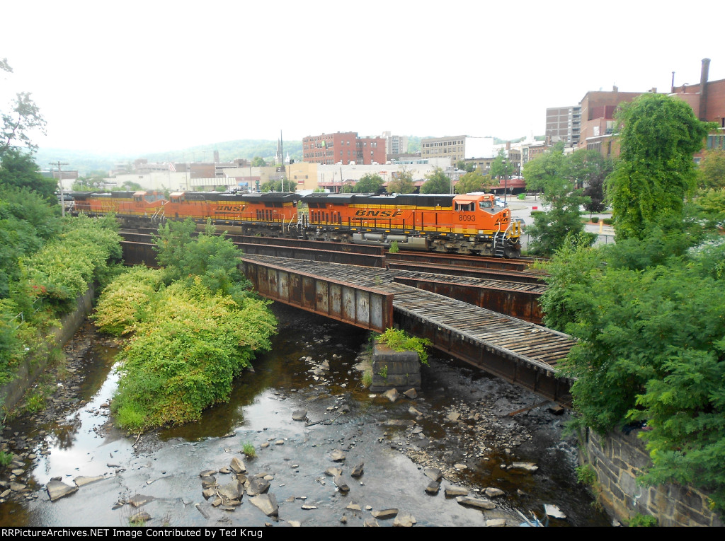 BNSF 8093, 7400, 4348 & NS 6926